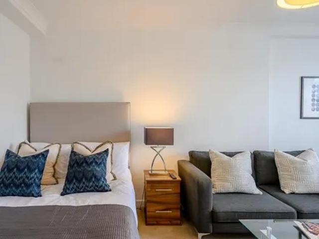 42 Waverton Street, London, W1J 5JZ, United Kingdom | Studio house for rent #135868557 | Rentberry