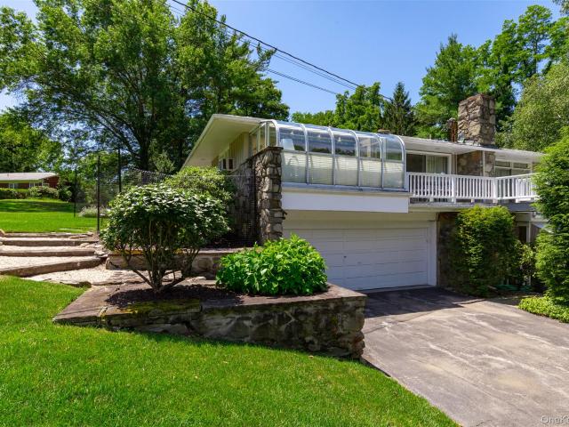 42 Yates Boulevard