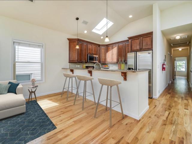42 Zabriskie St # 2