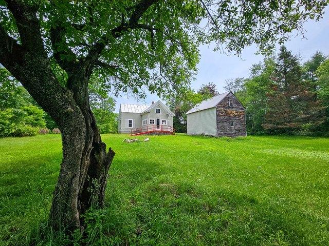 42 Zions Hill Rd, Chesterville, ME 04938