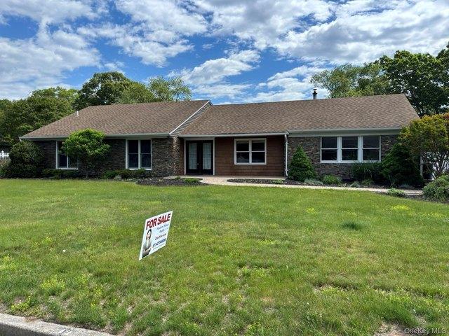 42 Annandale Rd, Stony Brook, NY 11790