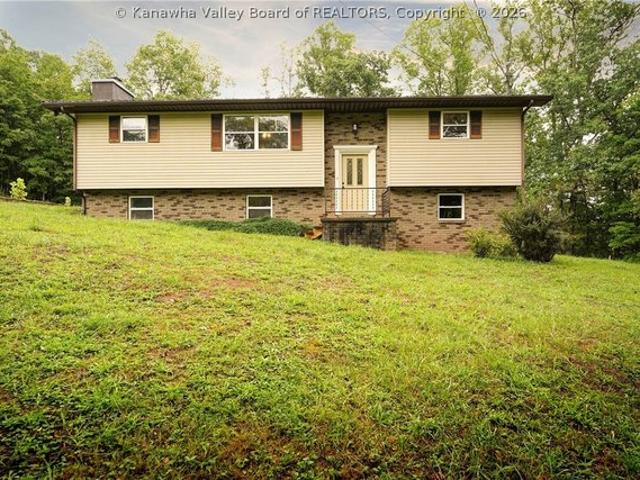 42 Astro Dr, Clendenin, WV 25045