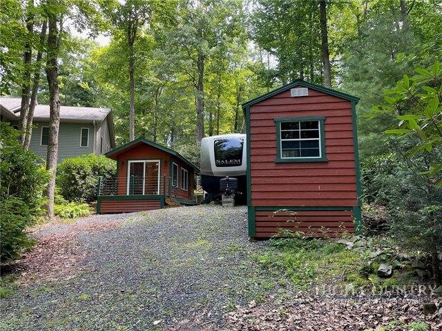 42 Azalea Ln, Newland, NC 28657