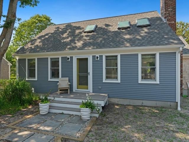 42 Bayberry Ave, Provincetown, MA 02657