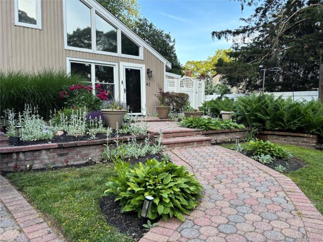 42 Bennett Avenue