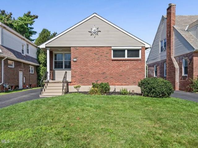 42 Betwood St, Albany, NY 12209