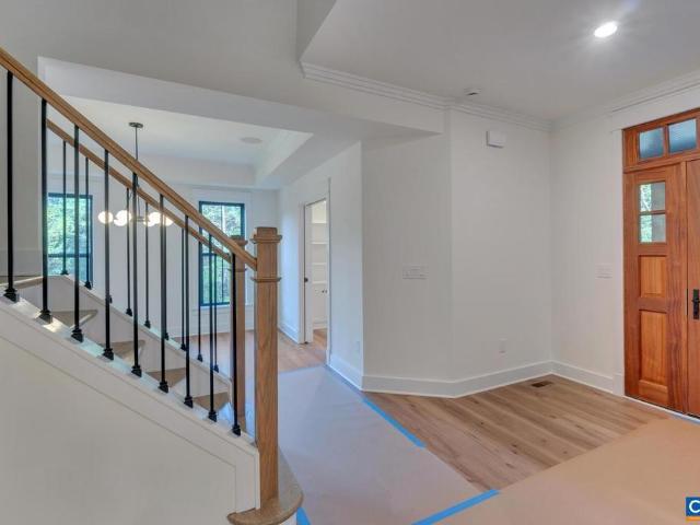 42 Borthwick St