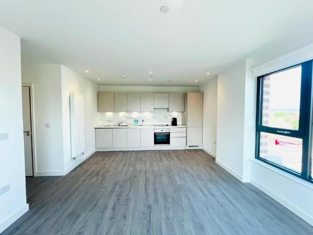 42 Brook Avenue, Wembley HA9 2 bed flat to rent £2,400 pcm £554 pw