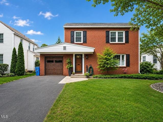 42 Buckingham Dr, Albany, NY 12208