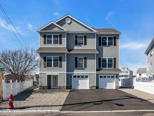 42 Carlyle Dr, Bayville, NJ 08721
