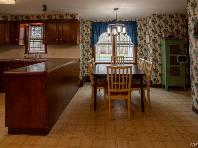 42 Carriage Circle