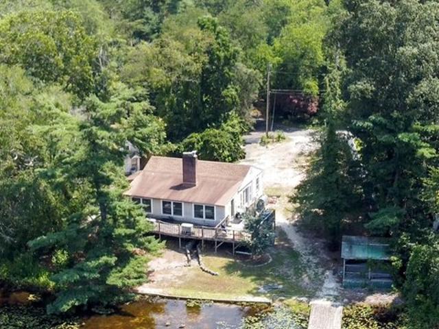 42 Cedar Ln, Fairton, NJ 08320