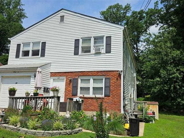 42 Chatsworth Pl, New Rochelle, NY 10801