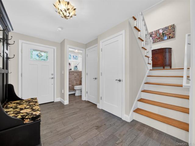 42 Chestnut Oval