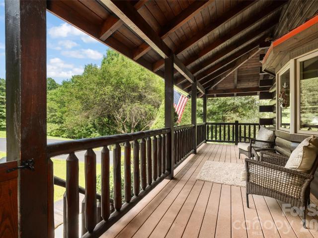 42 Chinaberry Court