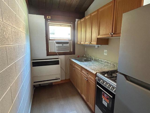42 Congers Road 8