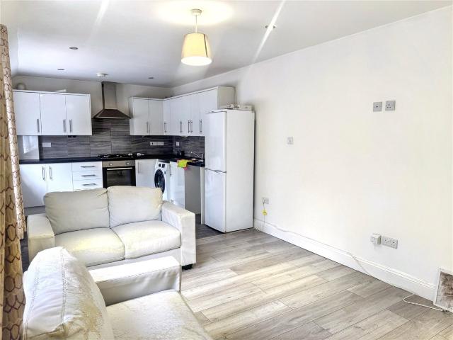 42, Coulsdon, Surrey