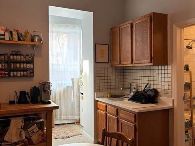 42 Clermont Avenue # 3