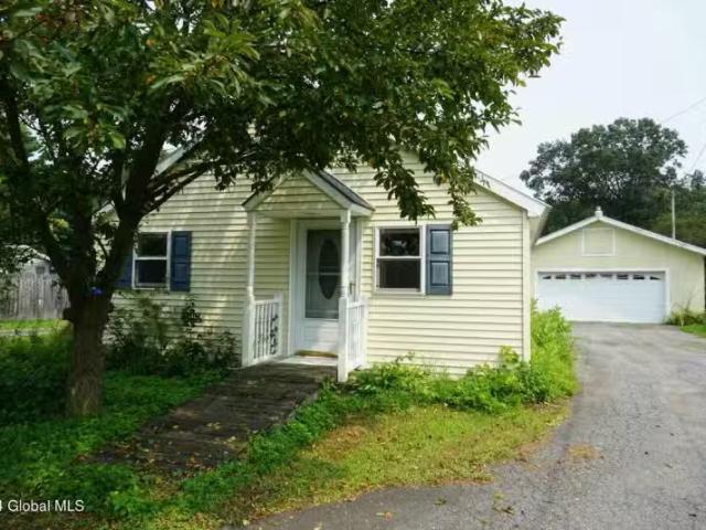 42 DEAN RD, HUDSON FALLS, NY 12839 Single Family Residence For.