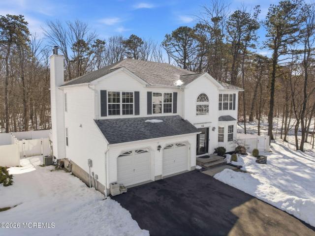 42 Diamond Ln, Howell, NJ