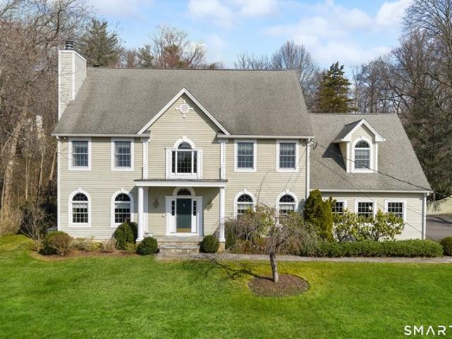 42 Dogwood Ln, Stamford, CT 06903