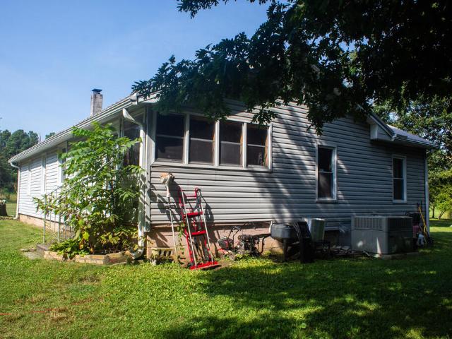 42 Dripping Springs Ct