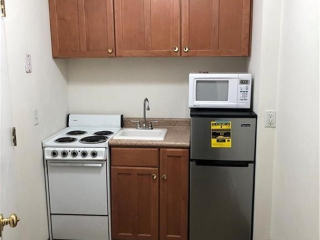 42 E Spring Street # B4