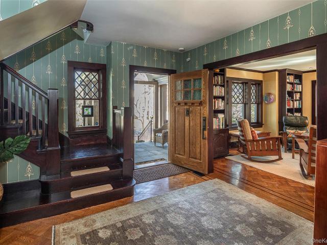 42 Edgewood Avenue