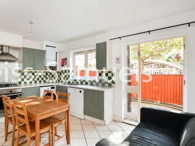 42 Ferry Street, London, E14 3DT, United Kingdom | 5 bed townhouse for rent #140400454 | Rentberry
