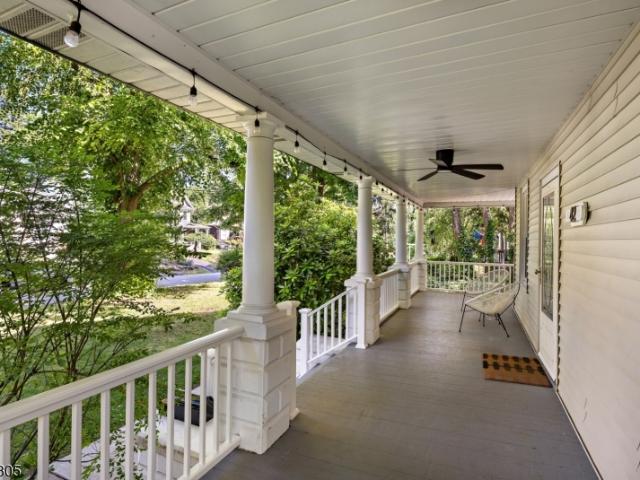 42 Forest Rd
