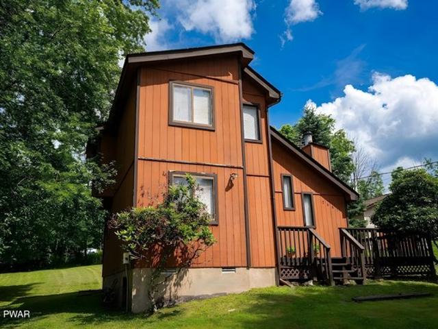 42 Glenwood Ln, Lake Ariel, PA 18436