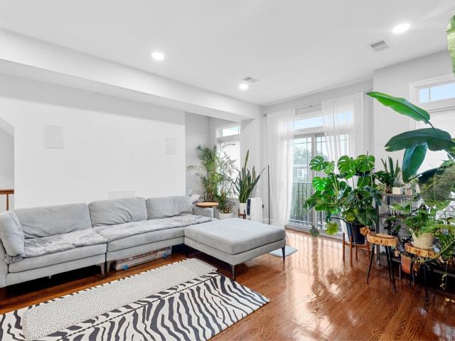 42 Grace St # 2