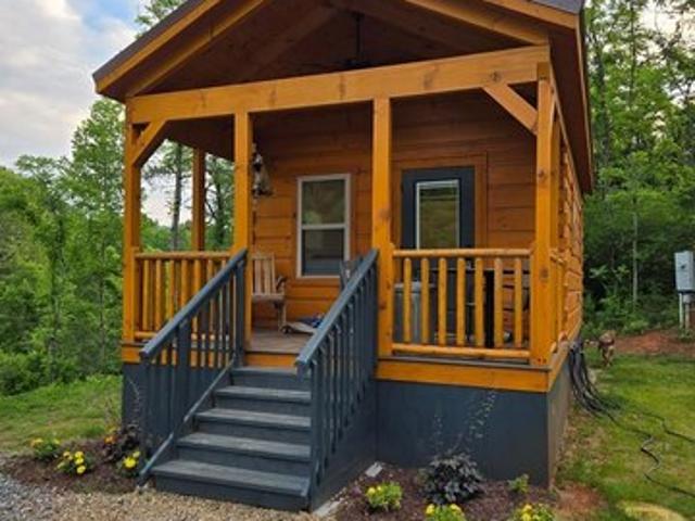 42 Granity Ln, Franklin, NC 28734