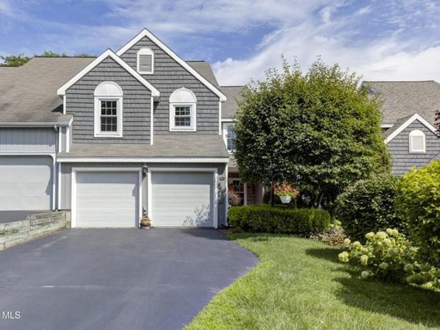 42 Greystone Dr, Voorheesville, NY 12186