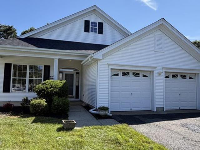 42 Greenways Ln, Lakewood, NJ 08701
