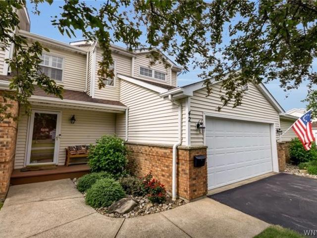 42 Hastings Dr, Orchard Park, NY 14127