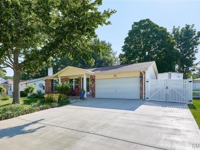 42 Heather Valley Cir, Saint Peters, MO 63376