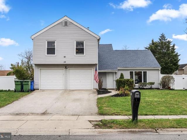 42 Hornsby Dr, Marlton, NJ 08053