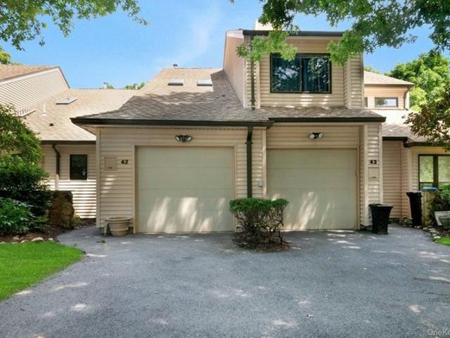 42 Hudson Watch Dr, Ossining, NY 10562