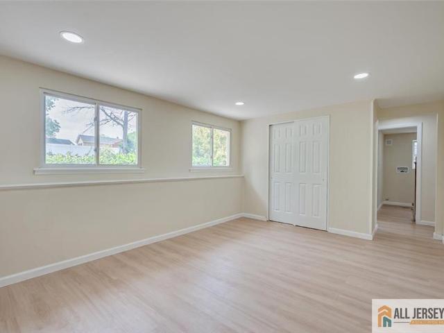 42 Hyde Avenue