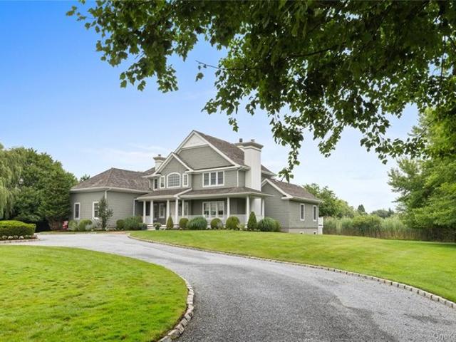 42 Jessup Ln, Westhampton Beach, NY 11978