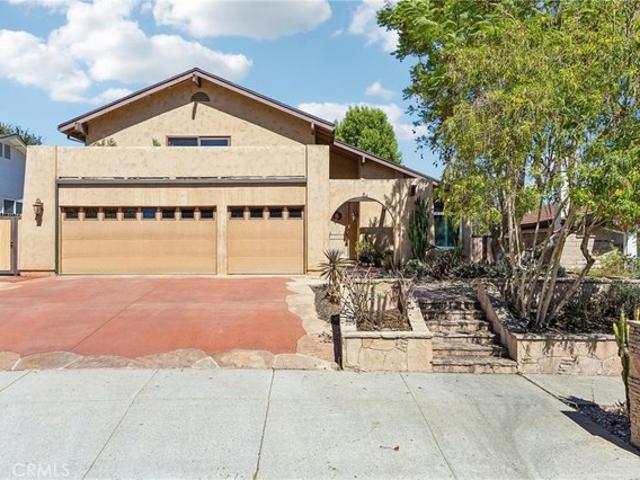 42 Kanan Rd, Oak Park, CA 91377