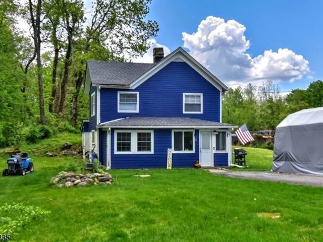 42 Kanouse Rd, West Milford, NJ 07435