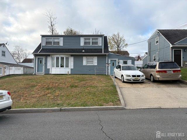 42 Kendall Dr, Parlin, NJ 08859