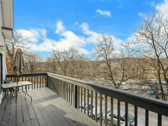 42 Lakeshore Dr, Unit 2, Prospect Park, NJ 07508 | MLS #4001 | Compass