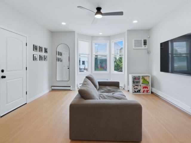 42 Lawrence St