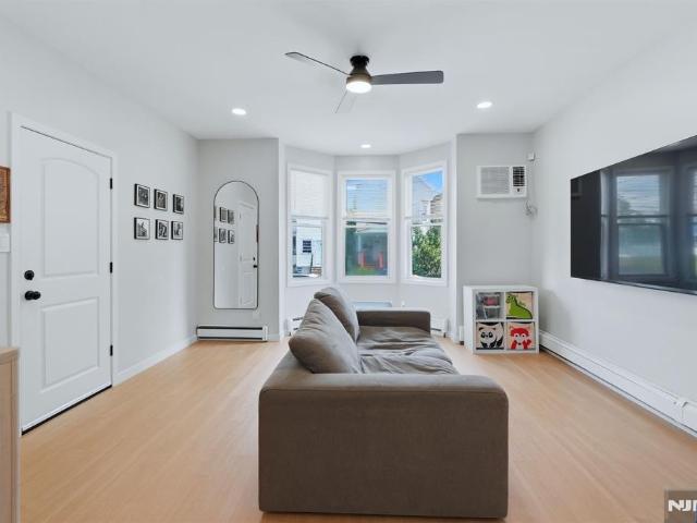 42 Lawrence Street