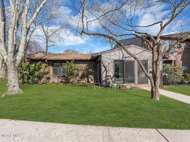 42 Lexington Ct, Red Bank, NJ 07701