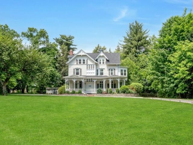 42 Llewellyn Rd