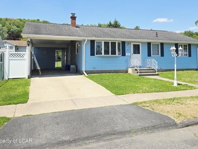 42 Maple Dr, Swoyersville, PA 18704